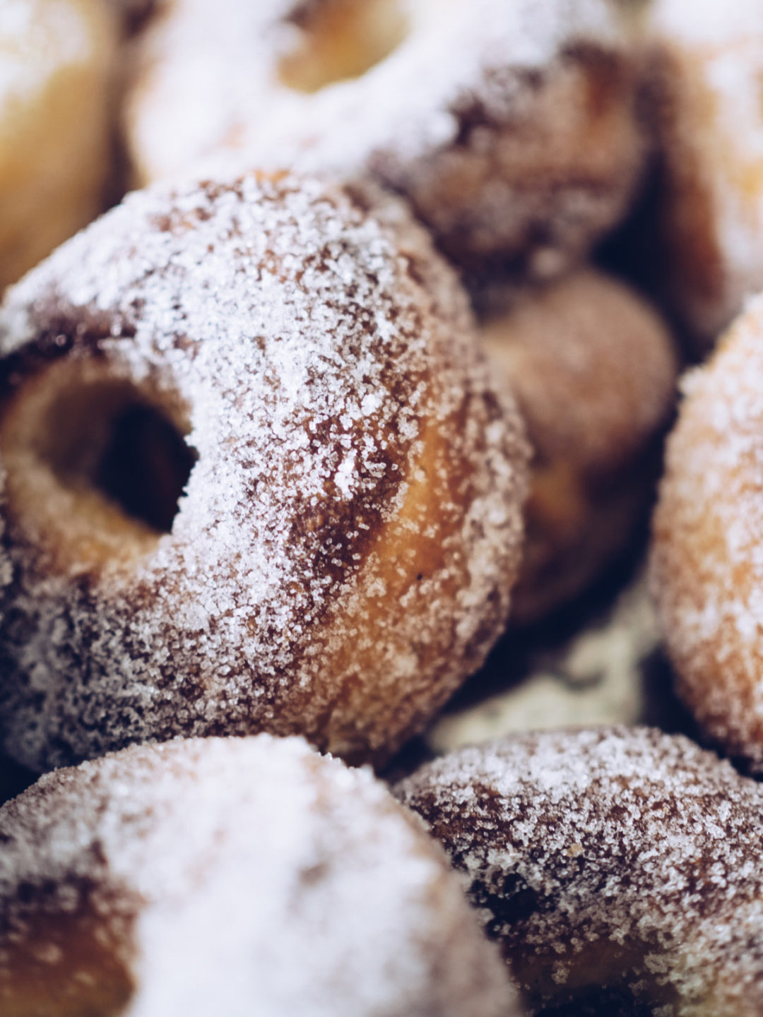 Juhlahumua & uunissa paistetut vappumunkit - Marian Bistro & Lifestyle