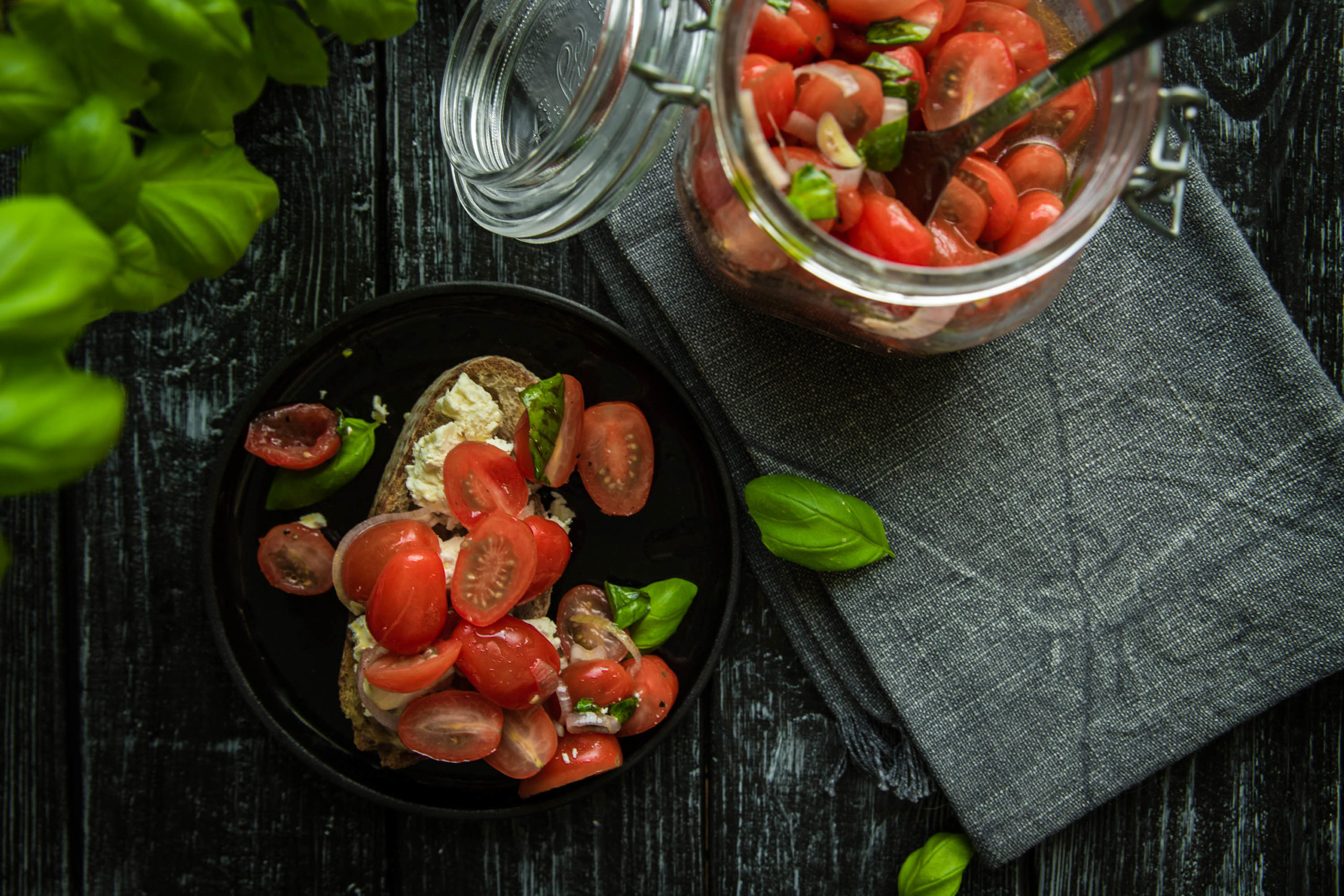 Kasviskeskiviikko: Marinoidut kirsikkatomaatit - Marian Bistro & Lifestyle